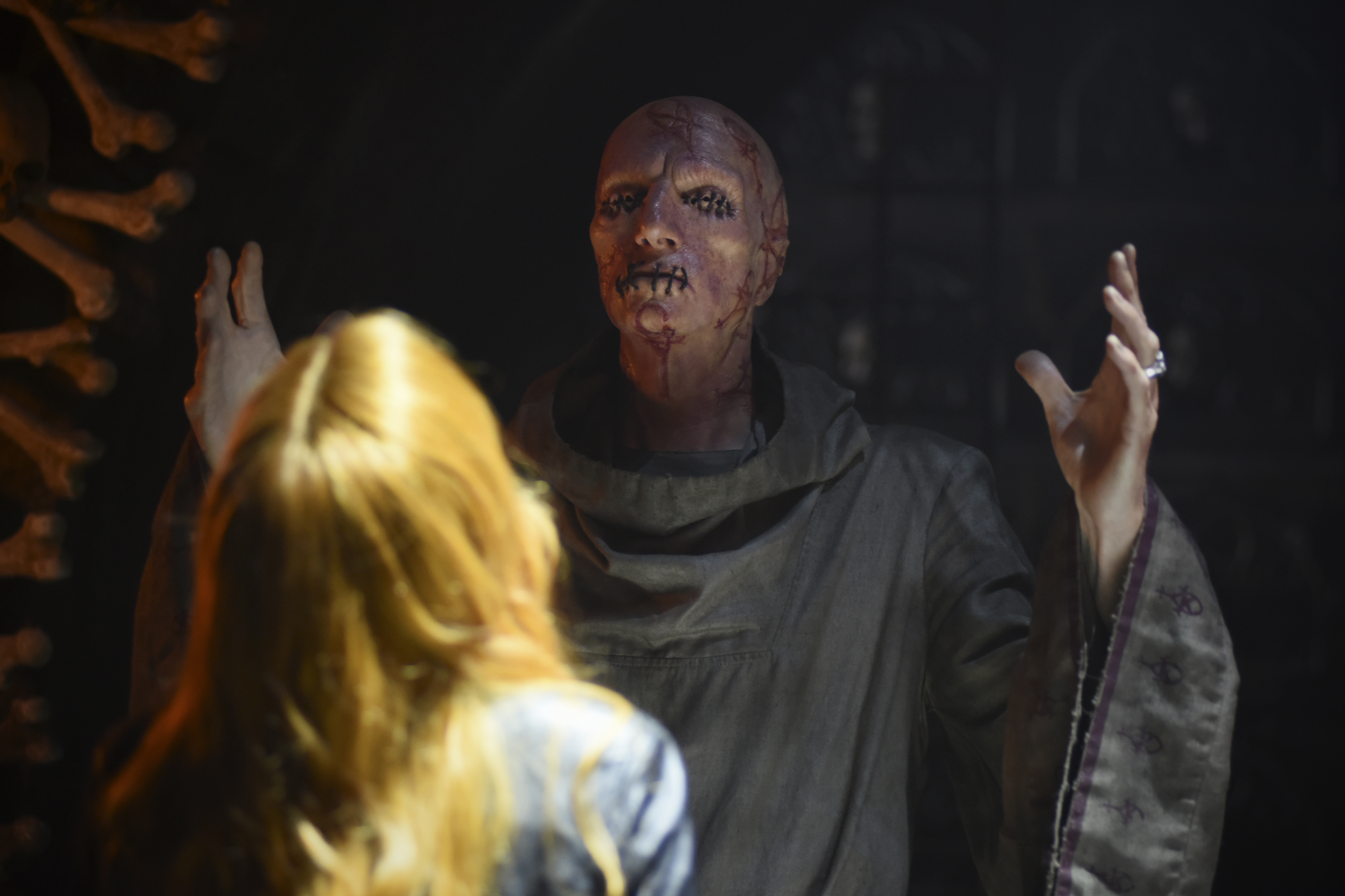 Shadowhunters Review: The Descent Into Hell Isn’t Easy (Season 1 Episode 2)