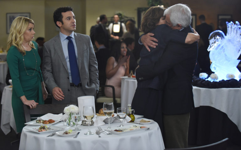 The Grinder Season 1 Episode 20 Review: For the People | Tell-Tale TV