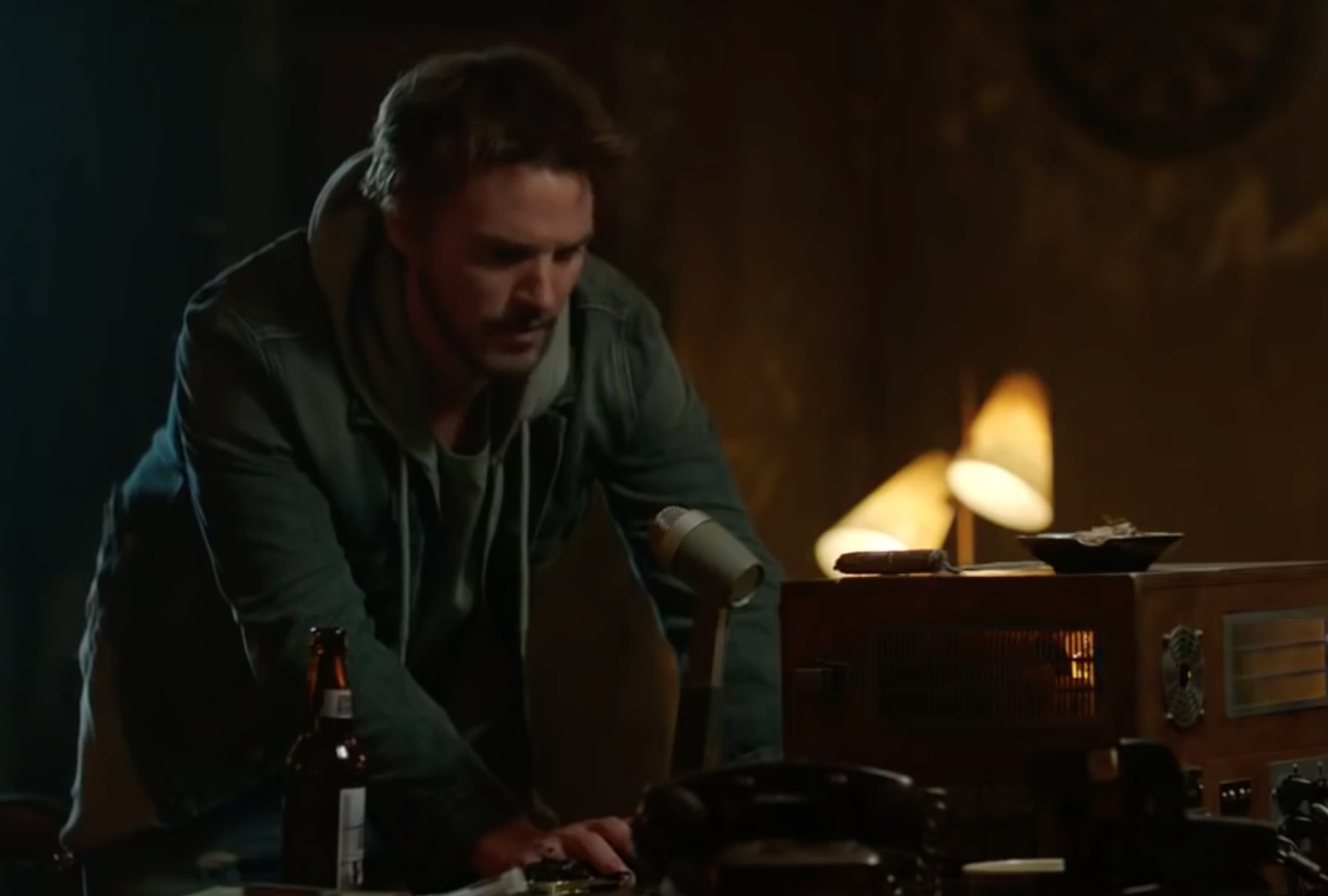 Frequency Review: Pilot (Season 1 Episode 1)