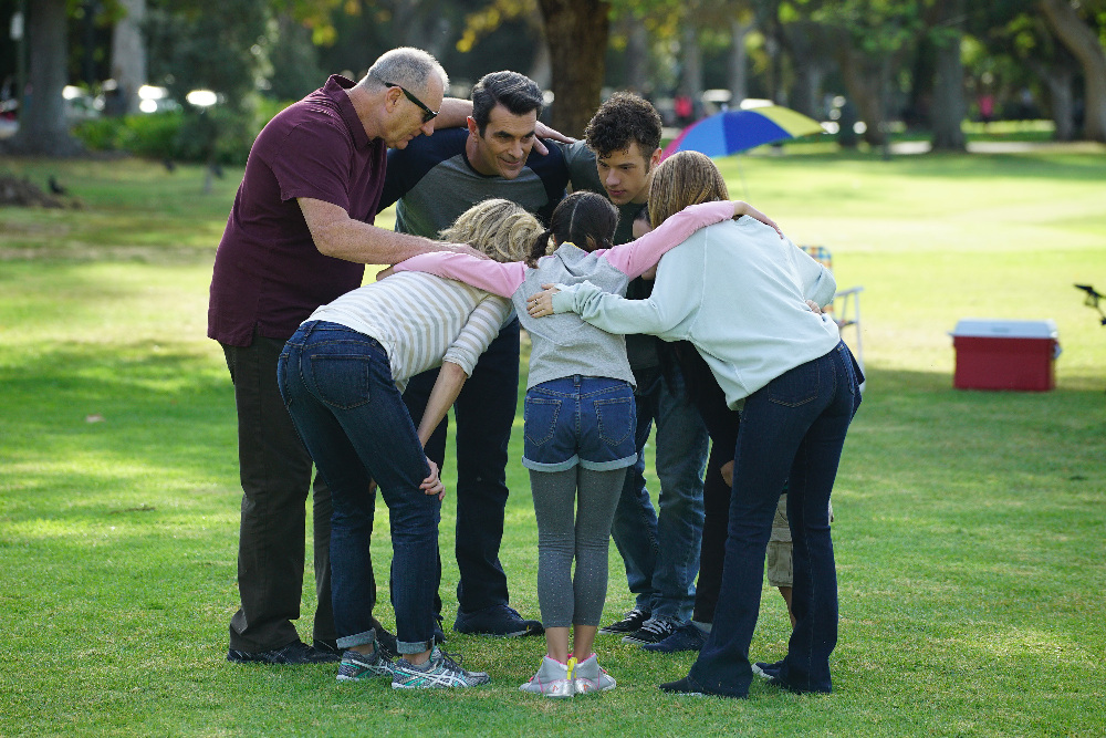 ED O’NEILL, TY BURRELL, NOLAN GOULD | Tell-Tale TV