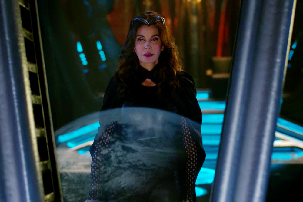 Supergirl Review: Distant Sun (Season 2 Episode 17)