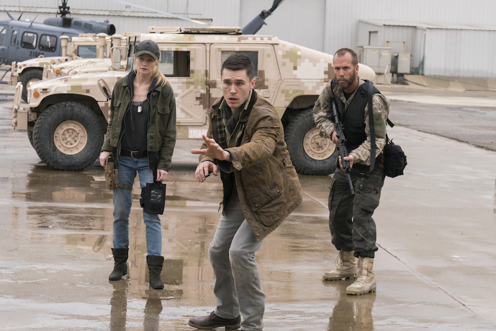 Fear the Walking Dead Review: Eye of the Beholder/ The New Frontier ...
