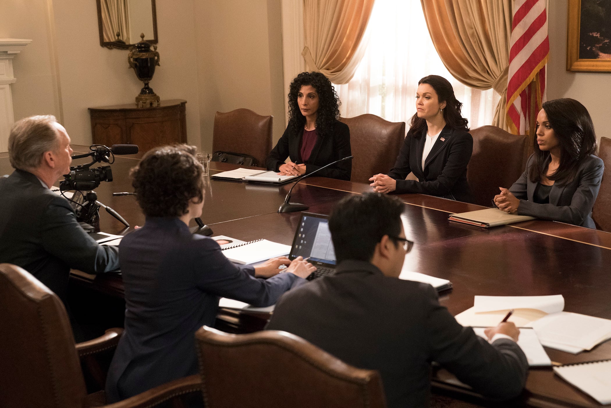 Scandal Review: Standing in the Sun (Season 7 Episode 17) | Tell-Tale TV