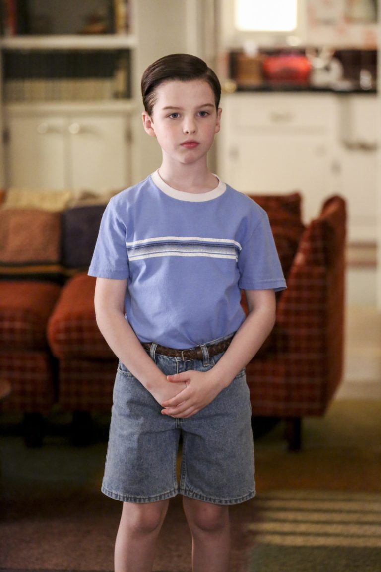 Young Sheldon Review: Summer Sausage, a Pocket Poncho, and Tony Danza ...