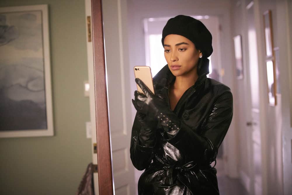 YOU Review: The Captain (Season 1 Episode 4)