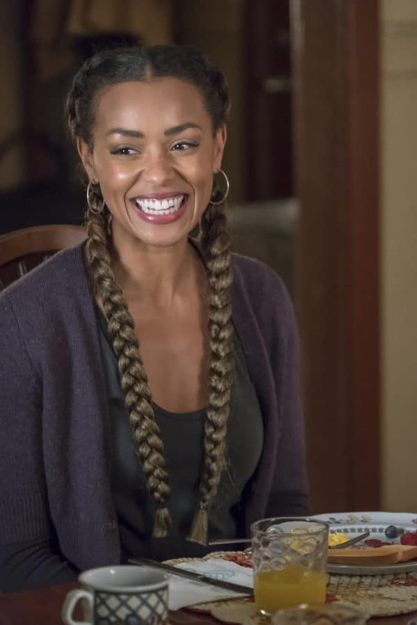 Preview — This Is Us Season 3 Episode 13: Our Little Island Girl