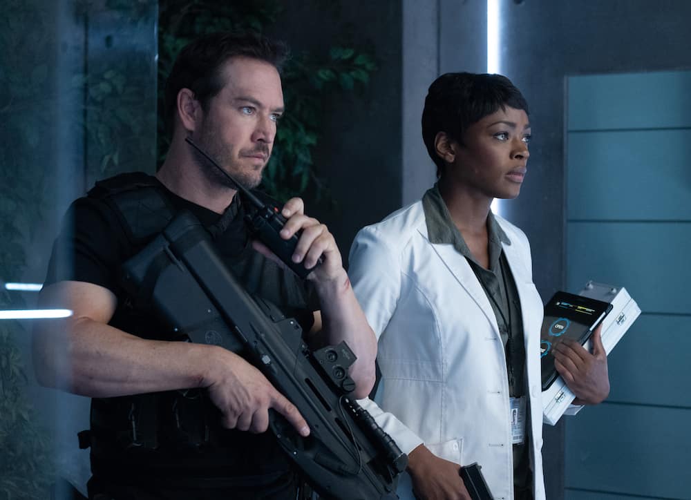 The Passage Season Finale Review: Stay in the Light / Last Lesson ...