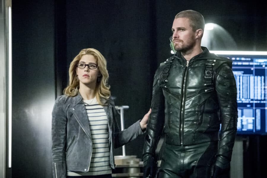 Arrow’s Stephen Amell and Emily Bett Rickards Give a Final Farewell to ...