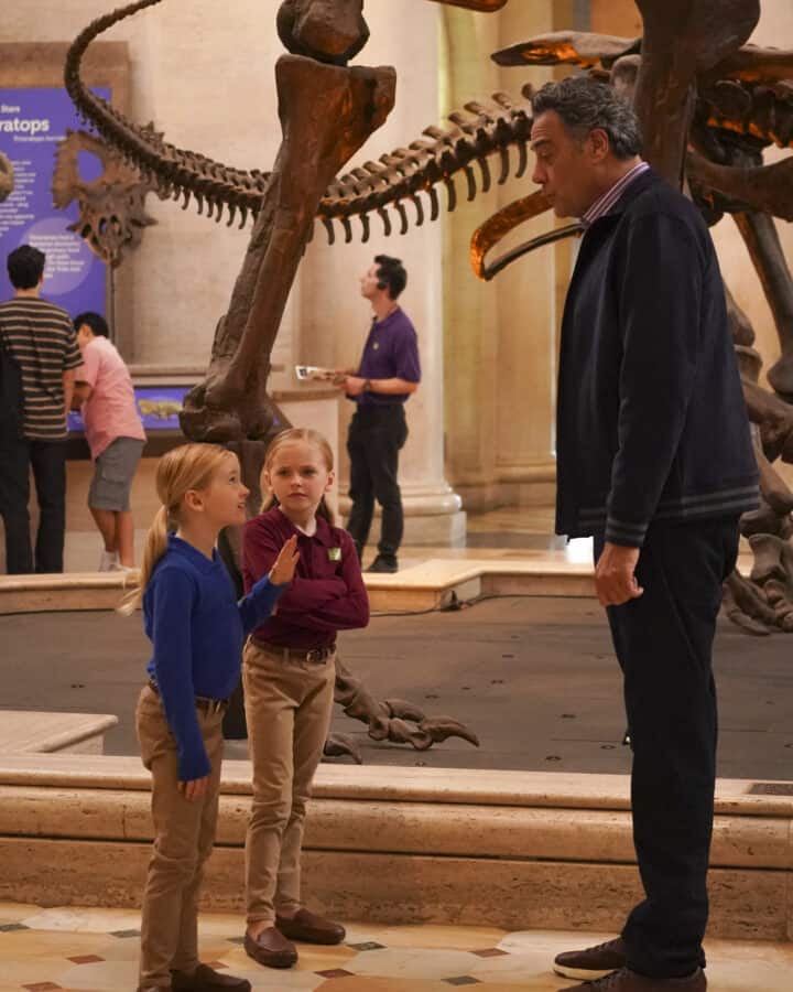 Preview — Single Parents Season 2 Episode 2: Graham Fought the Bones ...