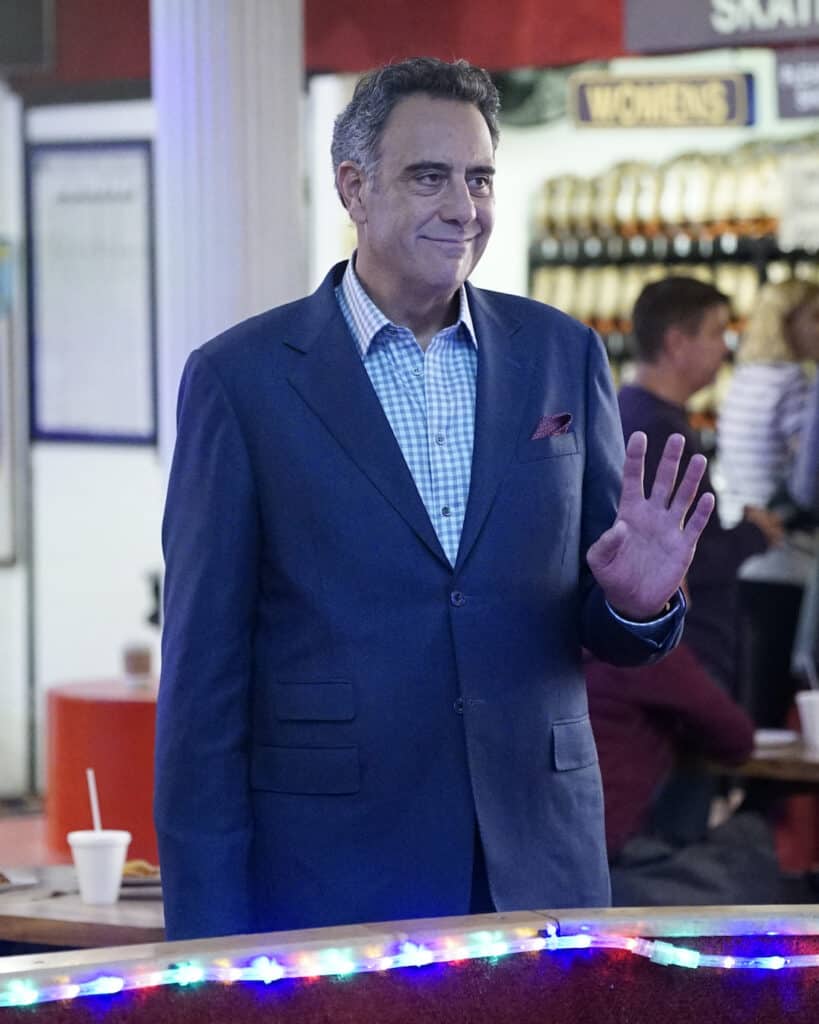 Preview — Single Parents Season 2 Episode 9: A Place Where Men Can Be Men