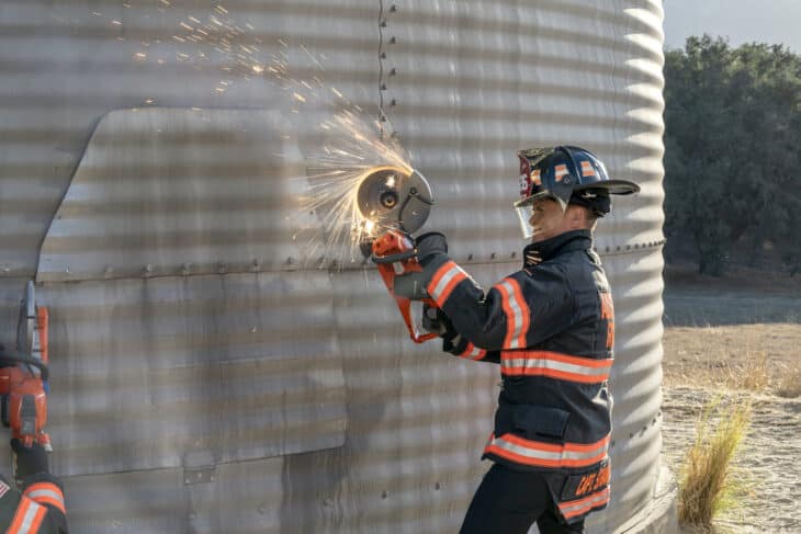 Preview — 9-1-1: Lone Star Season 1 Episode 3: Texas Proud