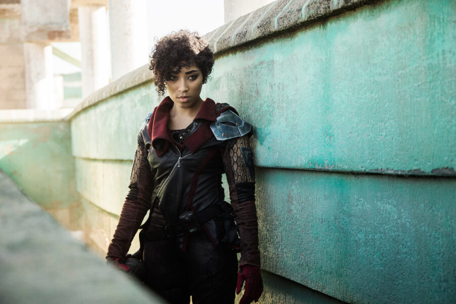 Vagrant Queen Review: A Royal Ass-Kicking (Season 1 Episode 1)