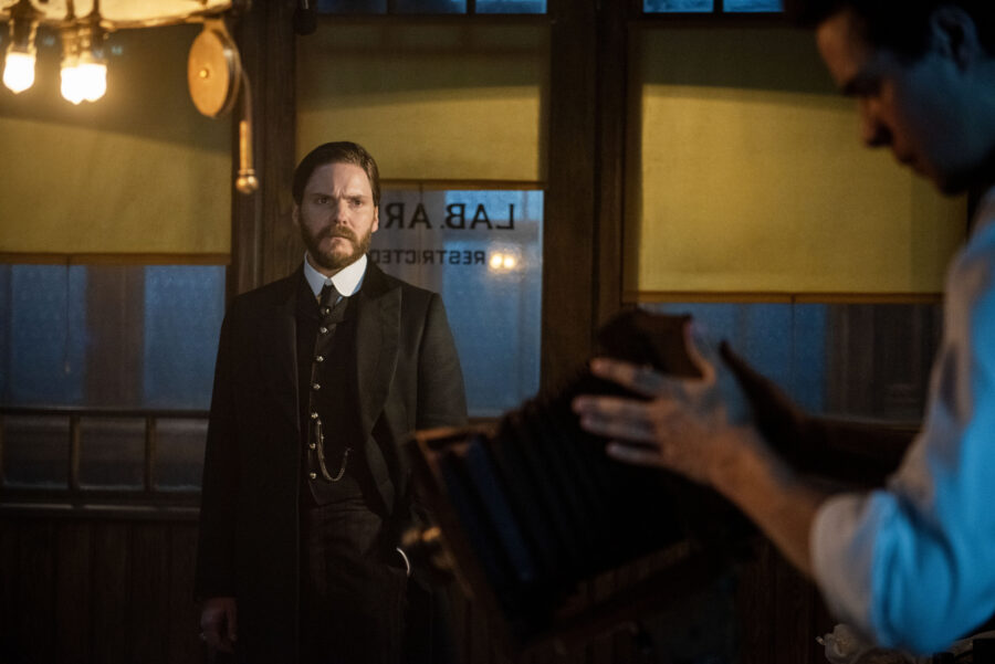 The Alienist: Angel of Darkness Review: Labyrinth (Season 2 Episode 3)