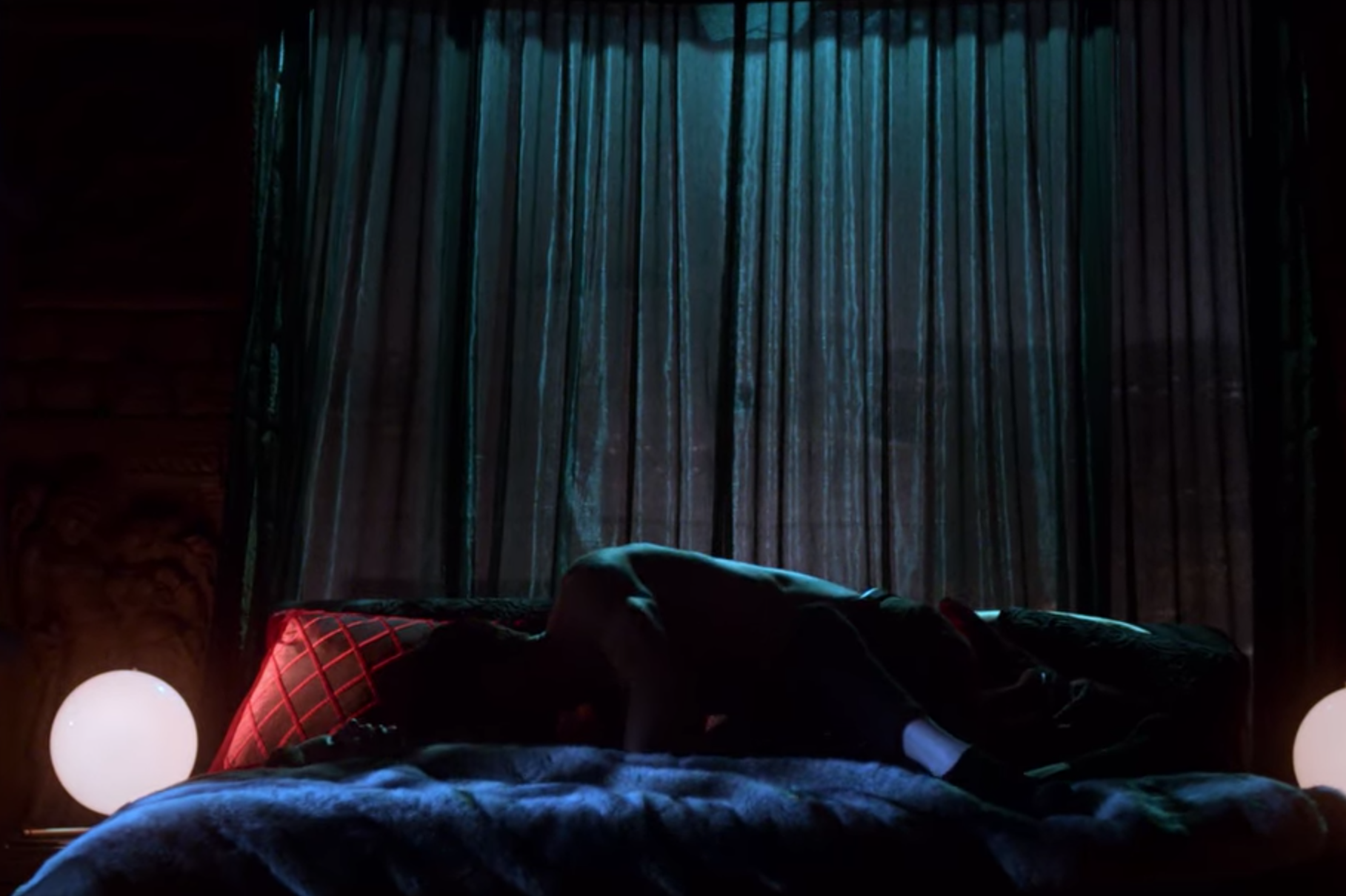 Top 10 Chloe Decker Moments from ‘Lucifer’ Season 5 Part 1