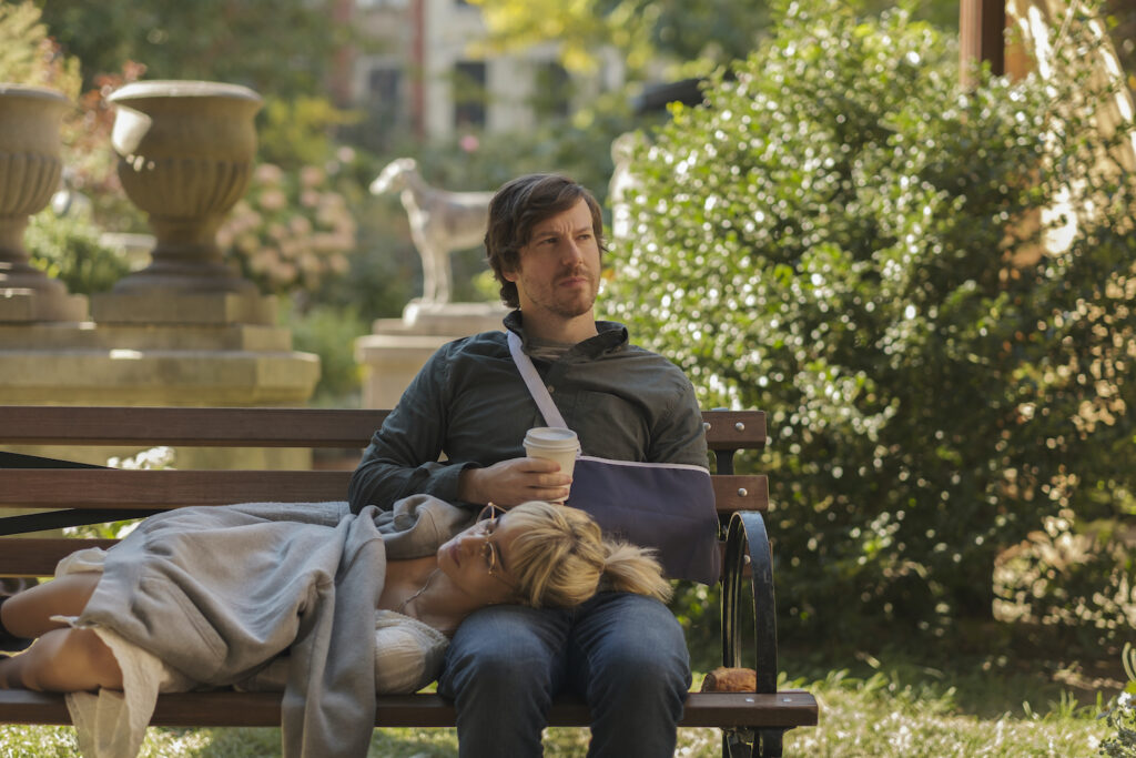 10 Essential Elements That Make Romantic Comedy TV Shows Great