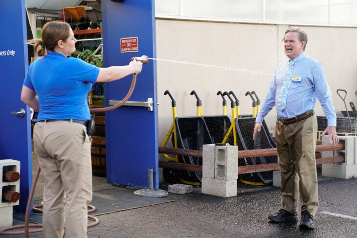 Superstore Review: Essential (Season 6 Episode 1)