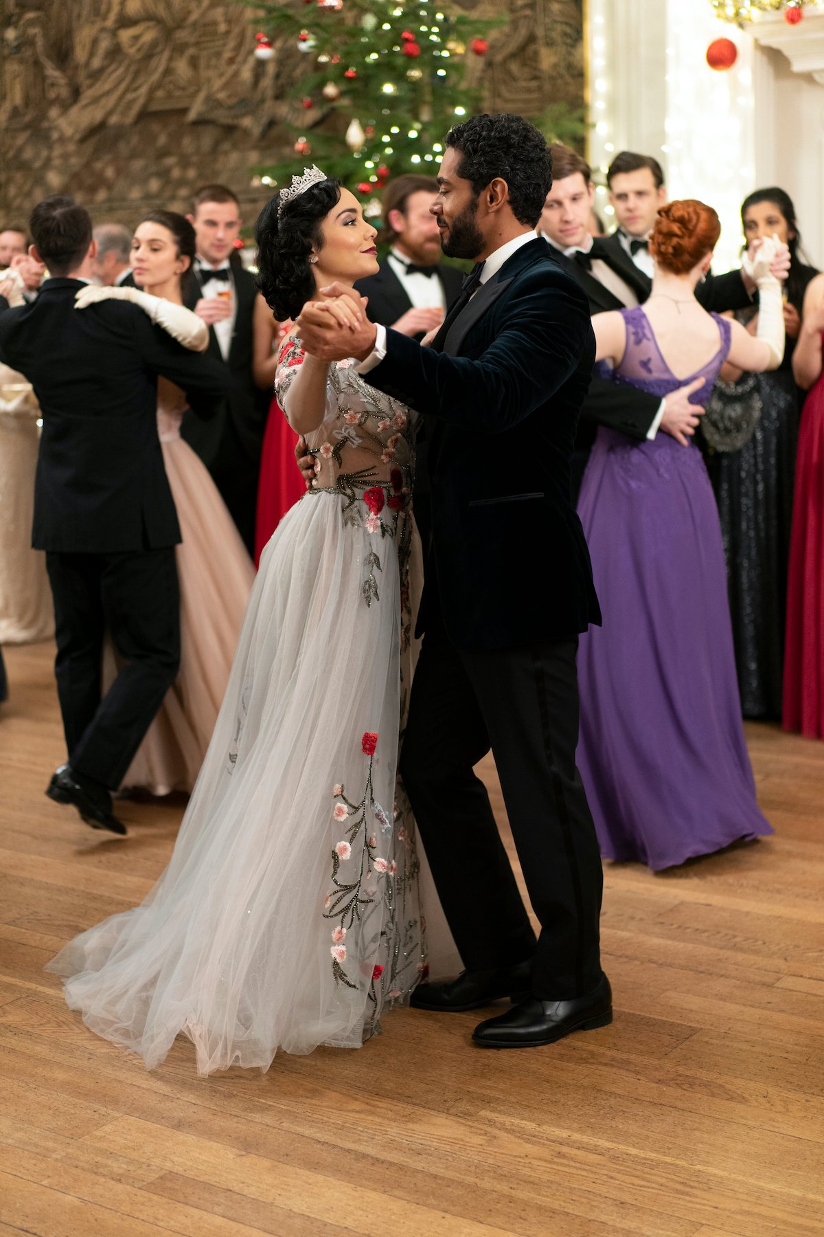 First Look at ‘The Princess Switch: Switched Again’