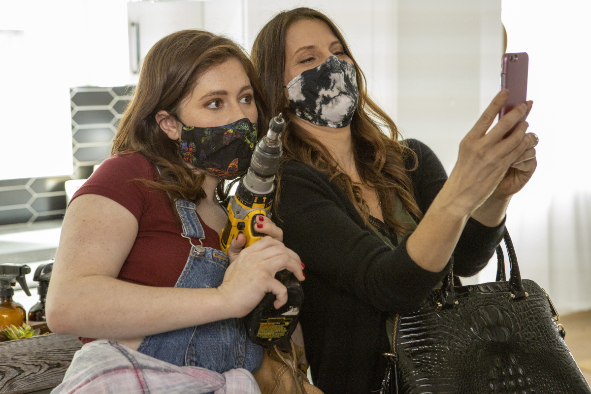 Shameless Review: Frances Francis Franny Frank (Season 11 Episode 3 ...