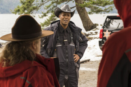 Preview — Resident Alien Season 1 Episode 3: Secrets