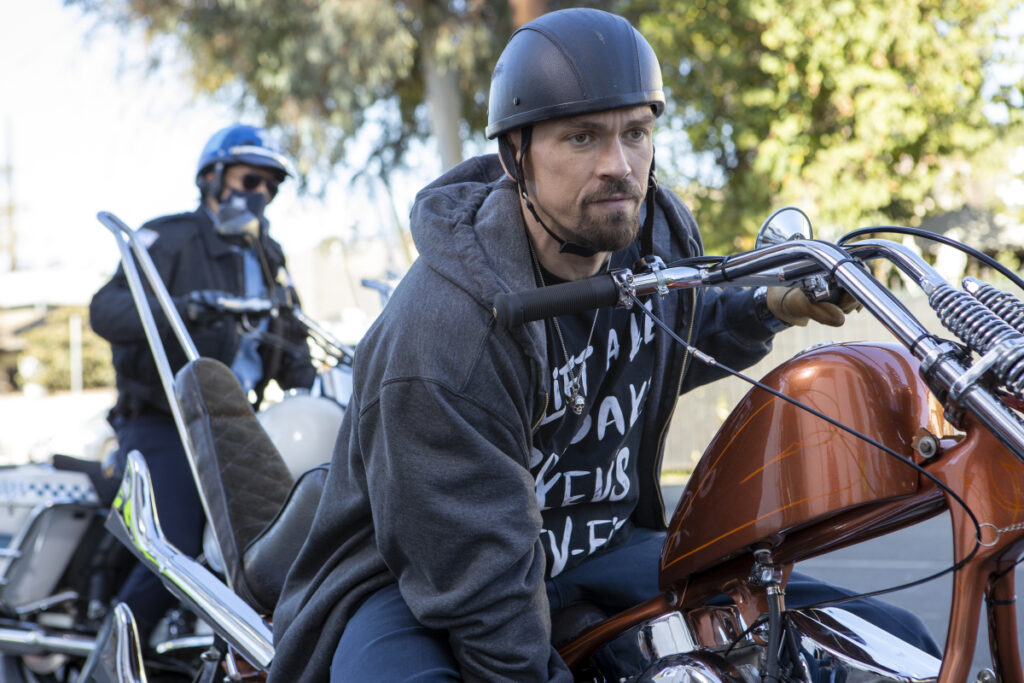 Preview — Shameless Season 11 Episode 7: Two at a Biker Bar, One in the ...