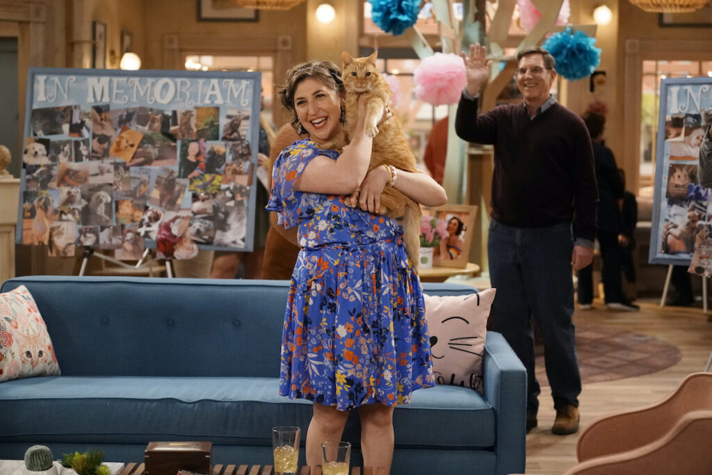 Call Me Kat Review: Cat-A-Versary (Season 1 Episode 13)