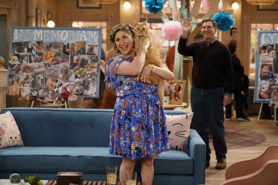 Call Me Kat Review: Cat-A-Versary (Season 1 Episode 13)