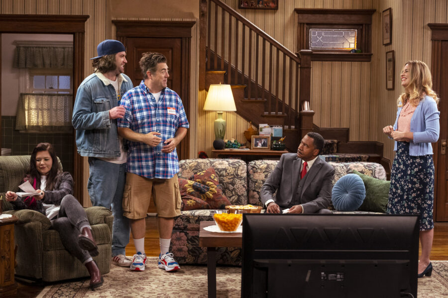Kevin Can F**k Himself Review: Living the Dream / New Tricks (Season 1 ...