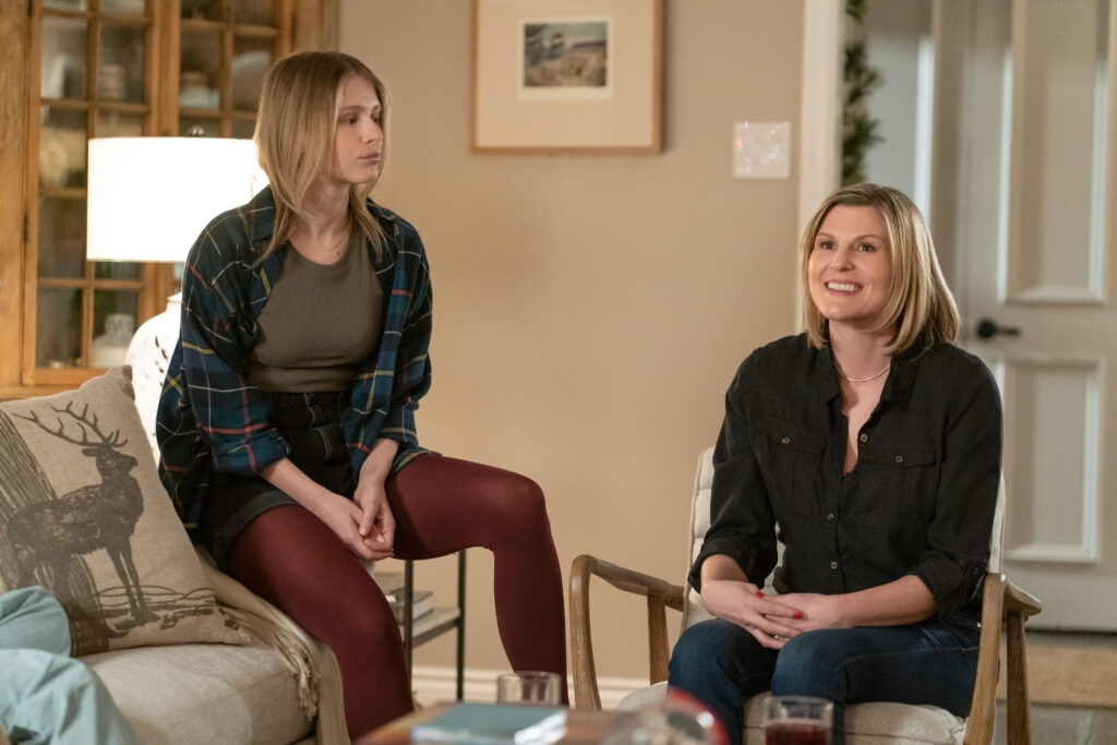 Single All The Way Review: Netflix Delivers The Queer Holiday Rom-Com ...