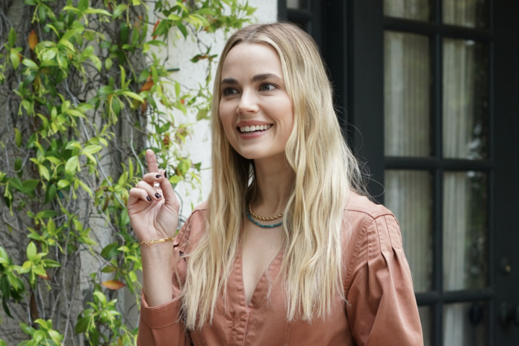 Maggie Season 1 Review: Endearing Comedy About a Psychic Leaves ...