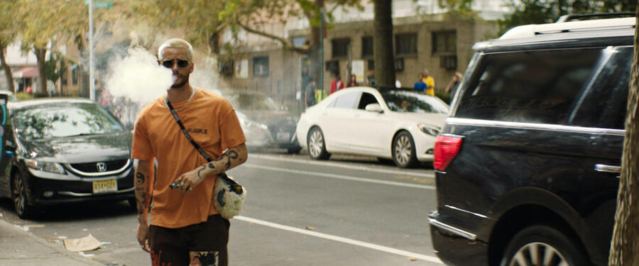 Not Okay Review: A Compelling Satire That Weaponizes Zoey Deutch ...