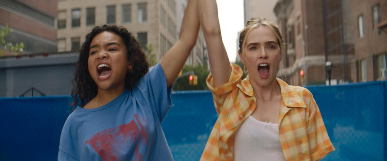 Not Okay Review: A Compelling Satire That Weaponizes Zoey Deutch ...