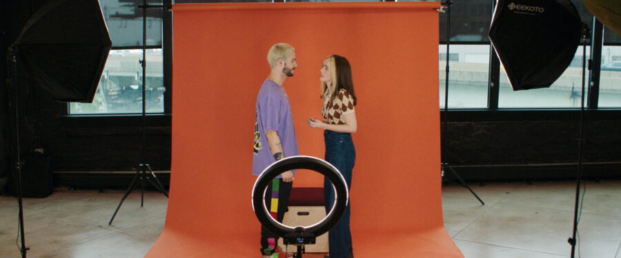 Not Okay Review: A Compelling Satire That Weaponizes Zoey Deutch ...