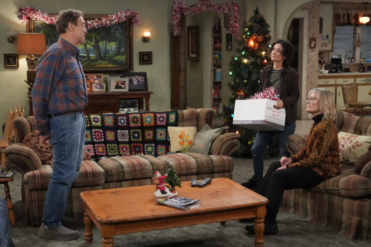 Preview — The Conners Season 5 Episode 10: The Dog Days of Christmas