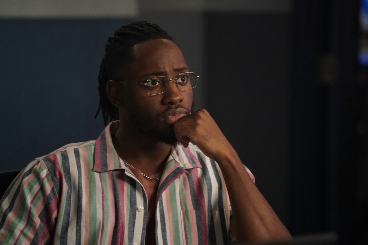 The Flash Season 9 Episode 3 Review: Rogues of War