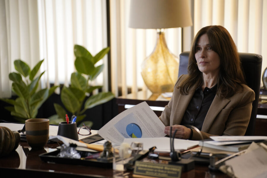 Preview — Alaska Daily Season 1 Episode 8: Tell a Reporter Not to Do ...