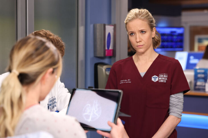 Preview — Chicago Med Season 8 Episode 17: Know When to Hold and When ...