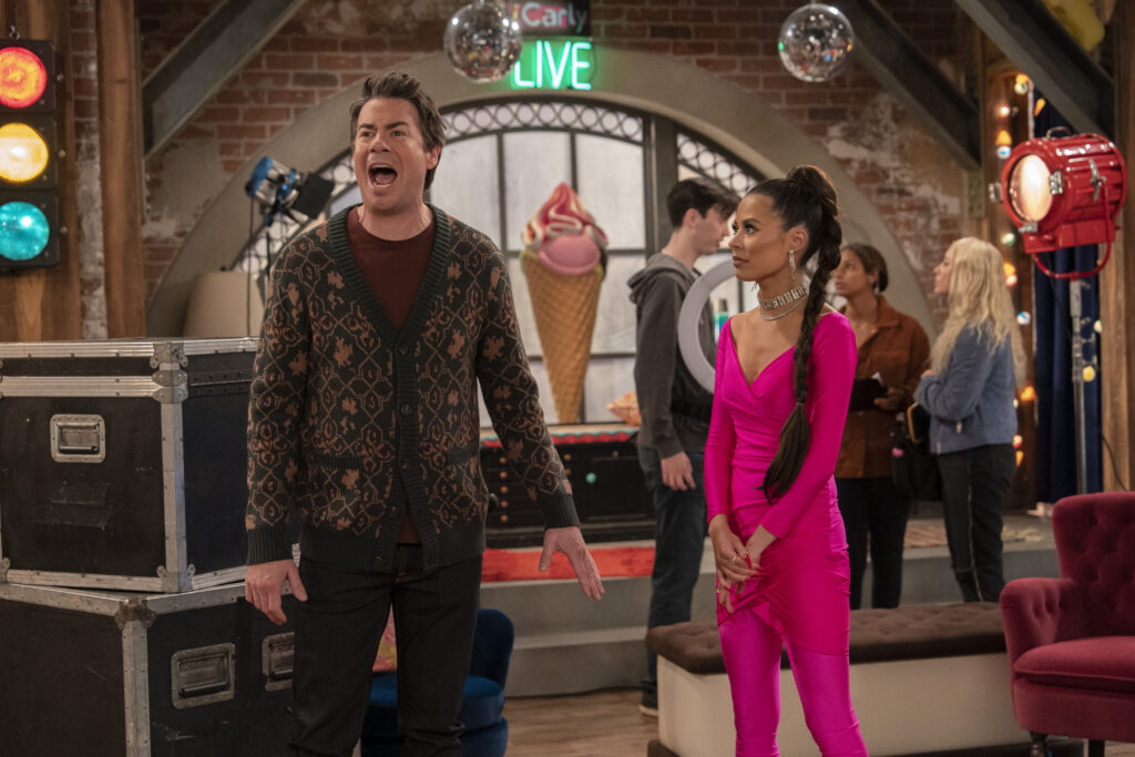 iCarly Season 3 Episodes 1 and 2 Review: iBuckled / iLove Your Shoes