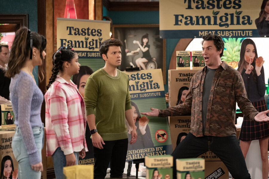 Preview — iCarly Season 3 Episode 5: iFaked It