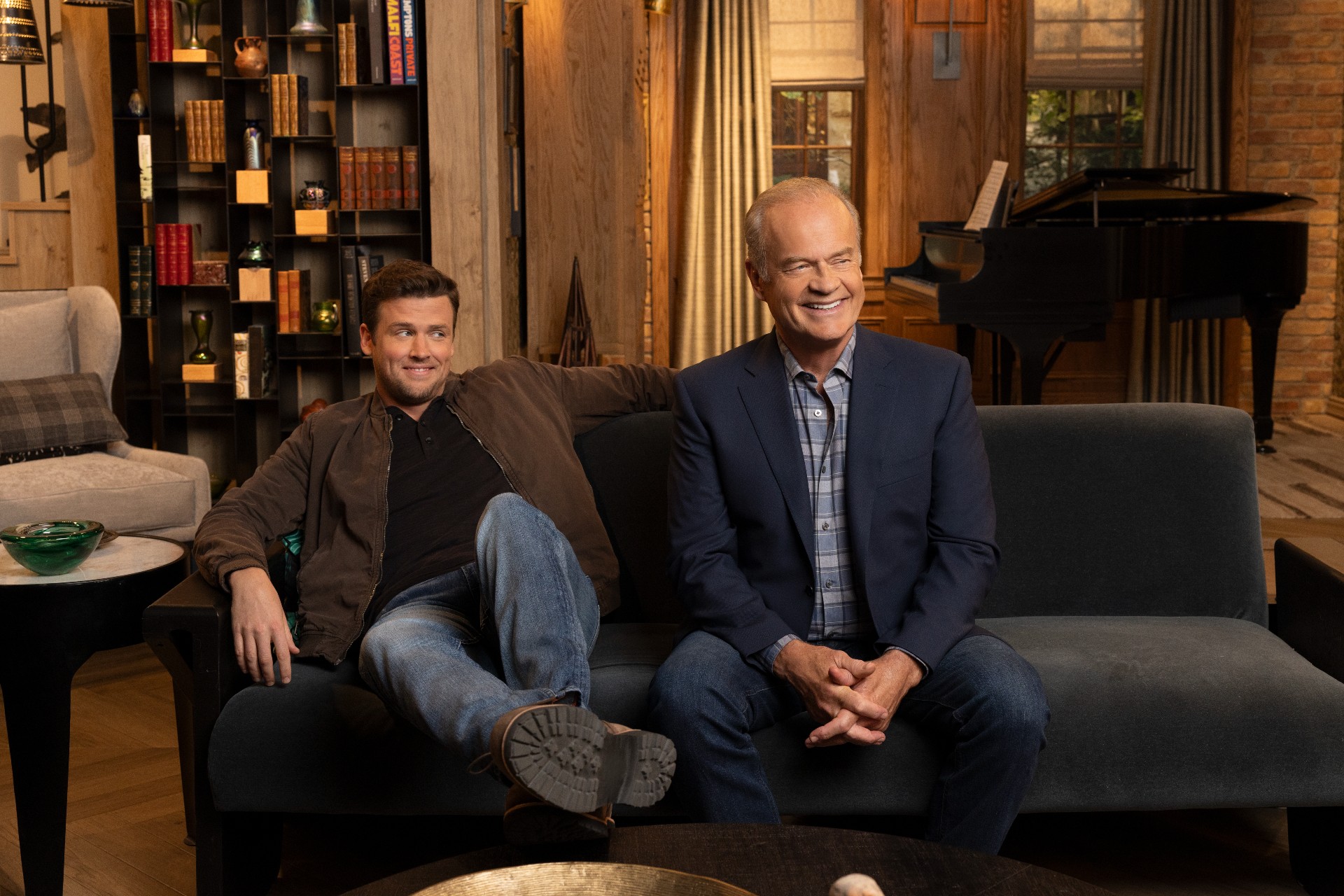 Frasier Revival Sets Premiere Date on Paramount+, with Special Premiere ...