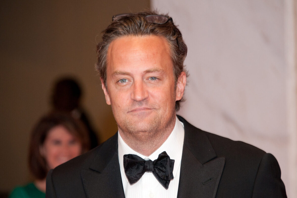 Matthew Perry, Beloved Star of ‘Friends’ Dies at 54