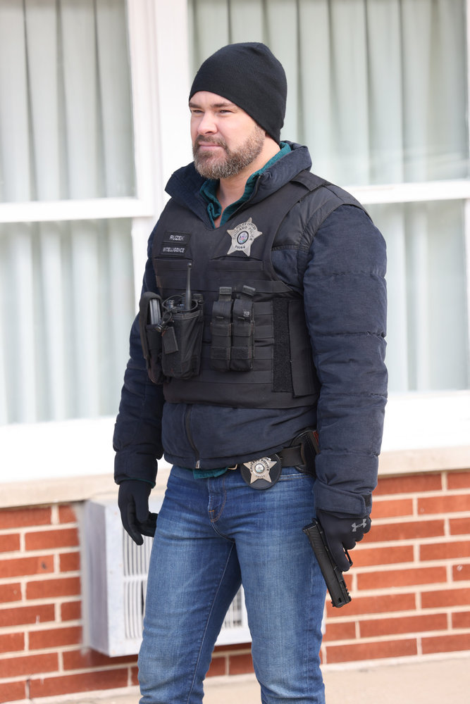 Preview — Chicago P.D. Season 11 Episode 7: The Intelligence Unit Teams ...