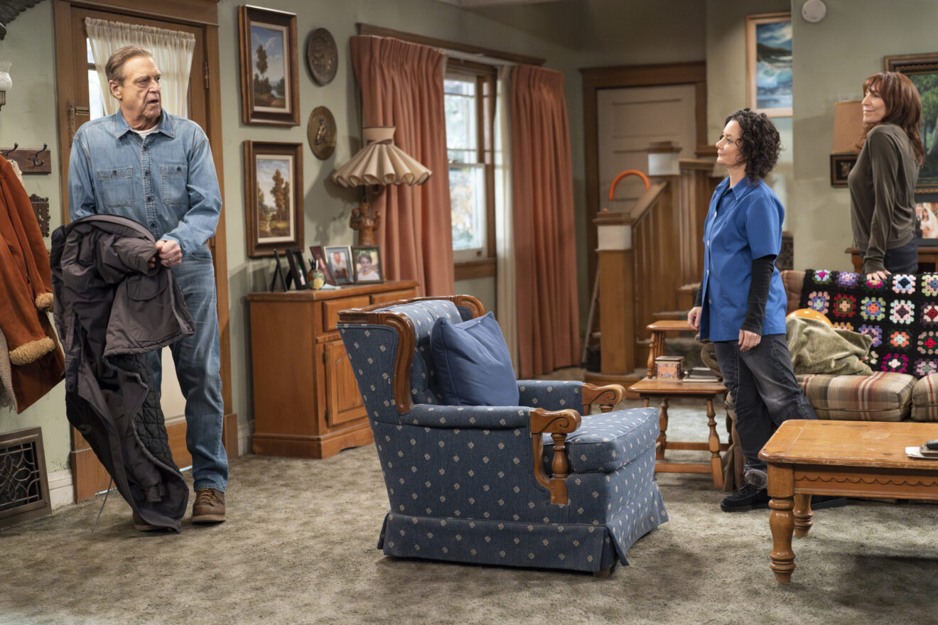 Preview — The Conners Season 6 Episode 8: Darlene Conner, Manager?