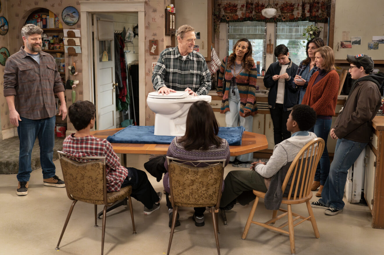 Preview — The Conners Season 6 Episode 8: Darlene Conner, Manager?
