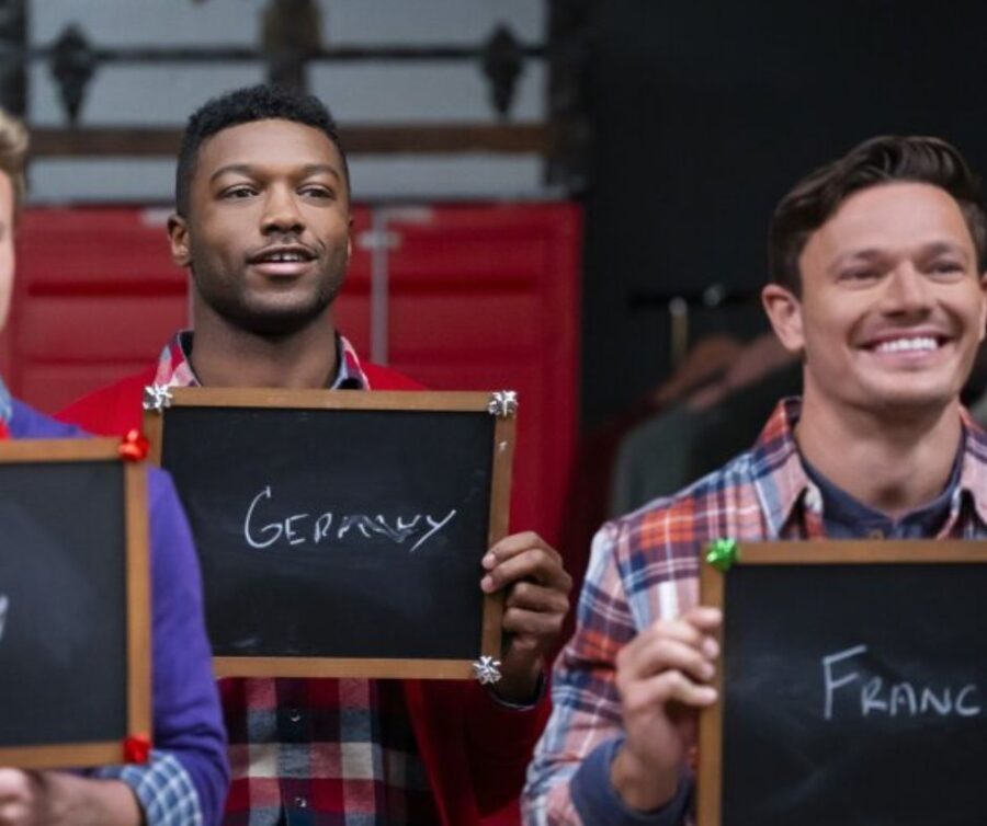 Jonathan Wells and Blake Kelley Discuss Competing on Hallmark’s Finding Mr. Christmas