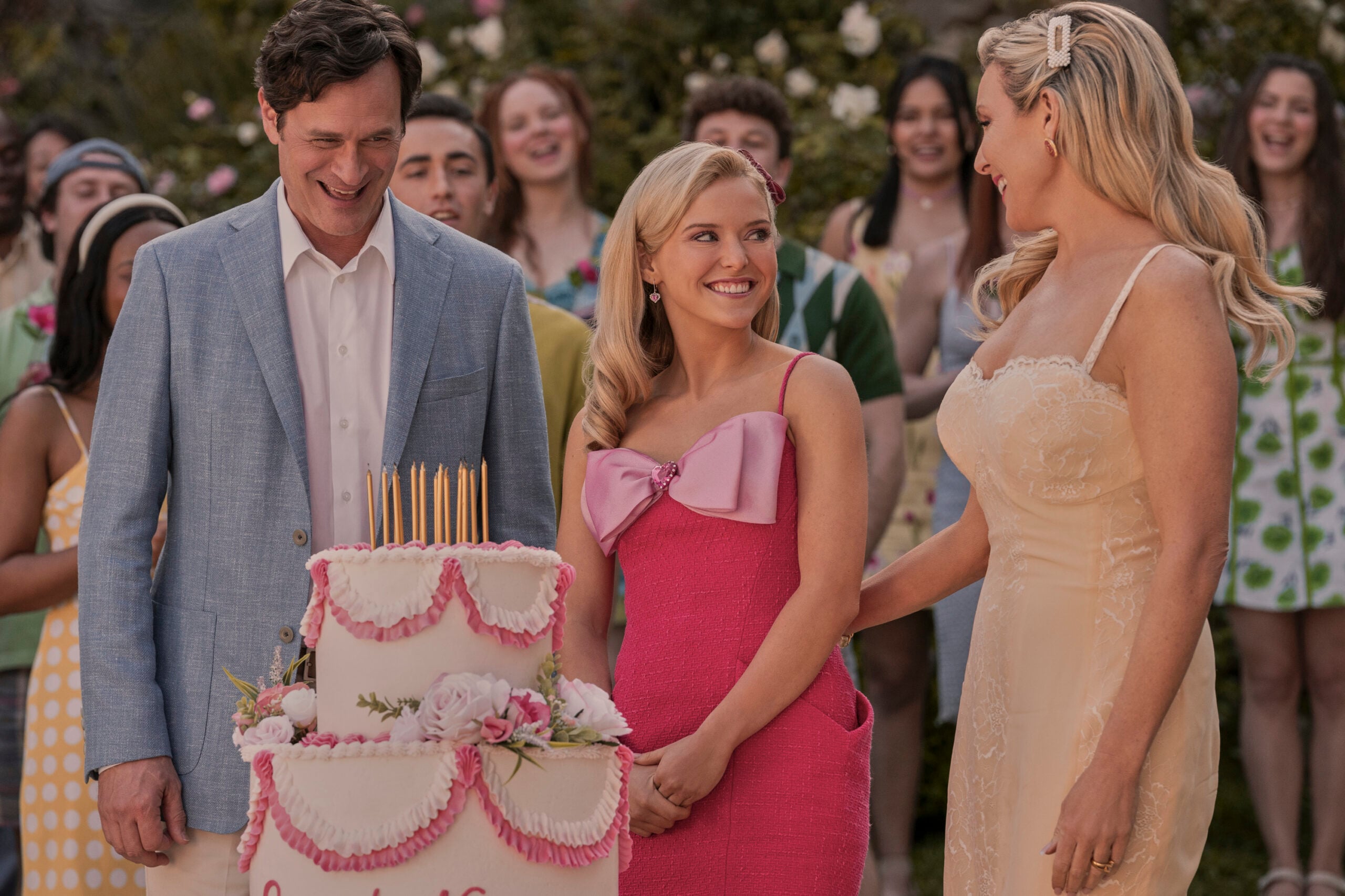 Elle Season 1 Trailer Throws the Los Angeles’ Sweetheart Into a Punk ...